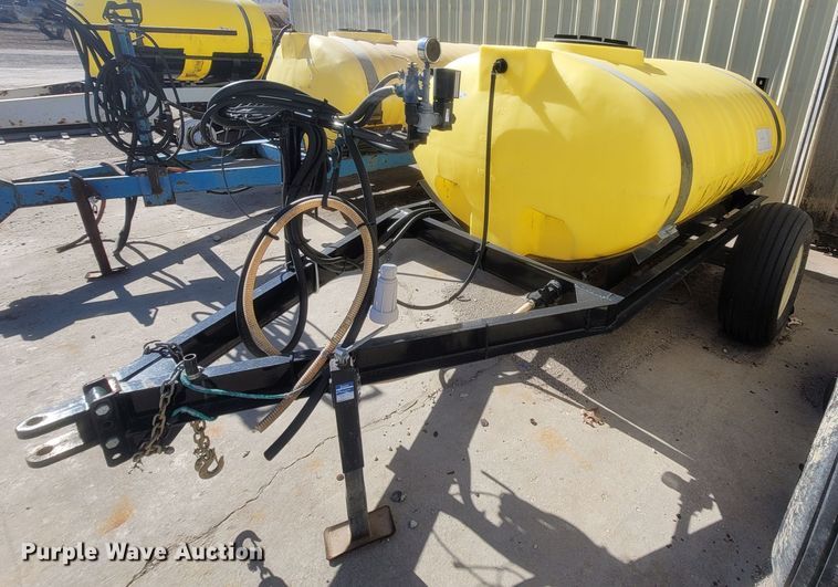 Pro & Equipment sprayer in Weir, KS | Item MH9734 sold | Purple Wave
