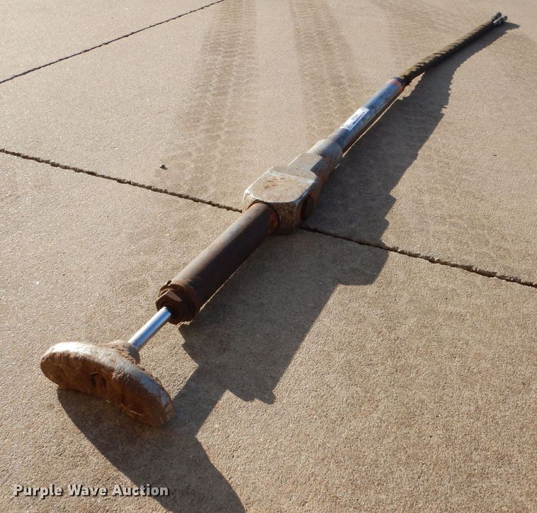 Stanley TA54 tamper in Cheney, KS | Item MP9096 sold | Purple Wave