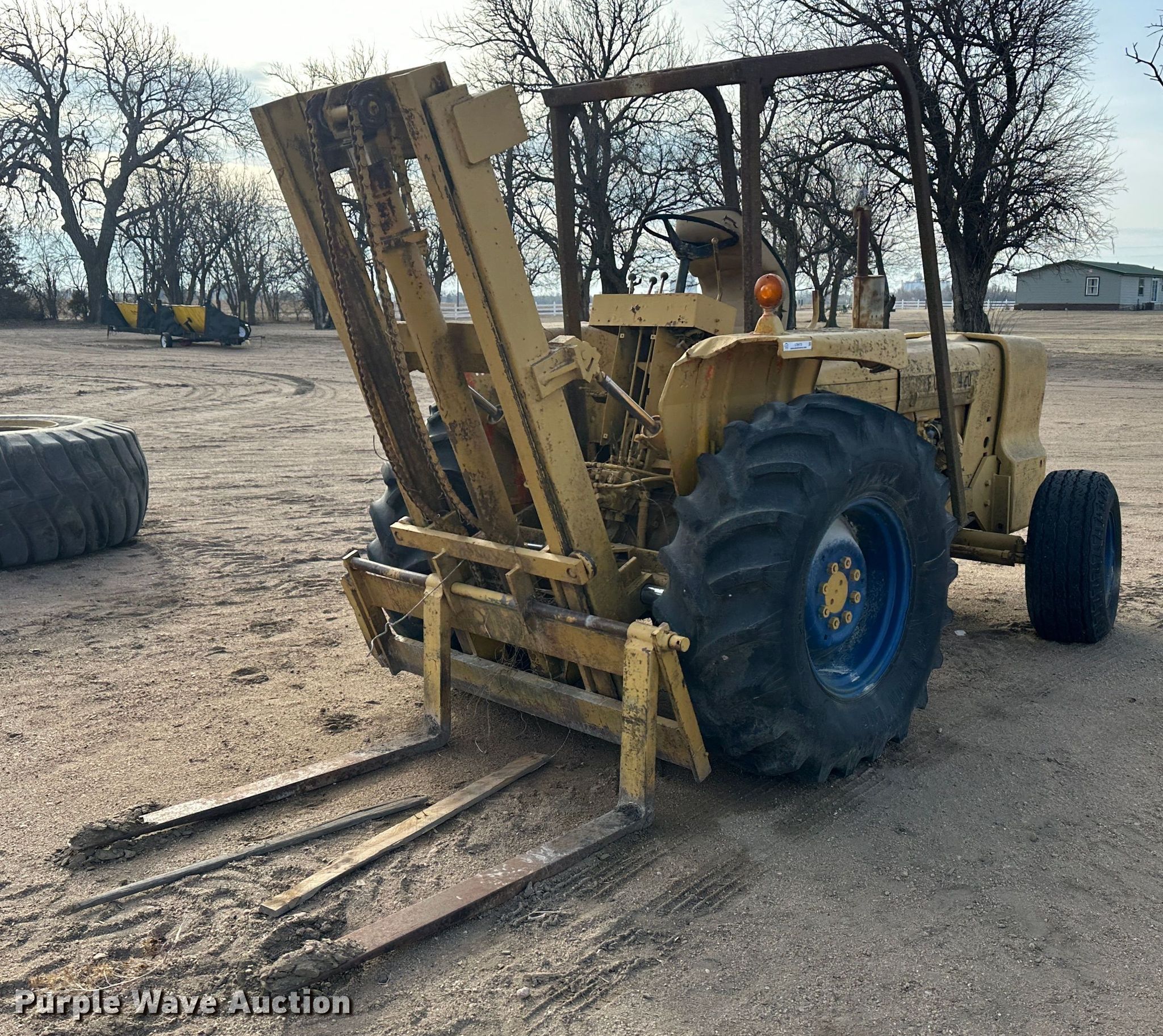 K-D Manufacturing 355GT forklift in Kinsley, KS | Item LT9173 sold ...