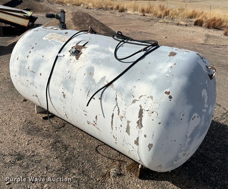 Propane tank in Cimarron, KS | Item LT9174 sold | Purple Wave