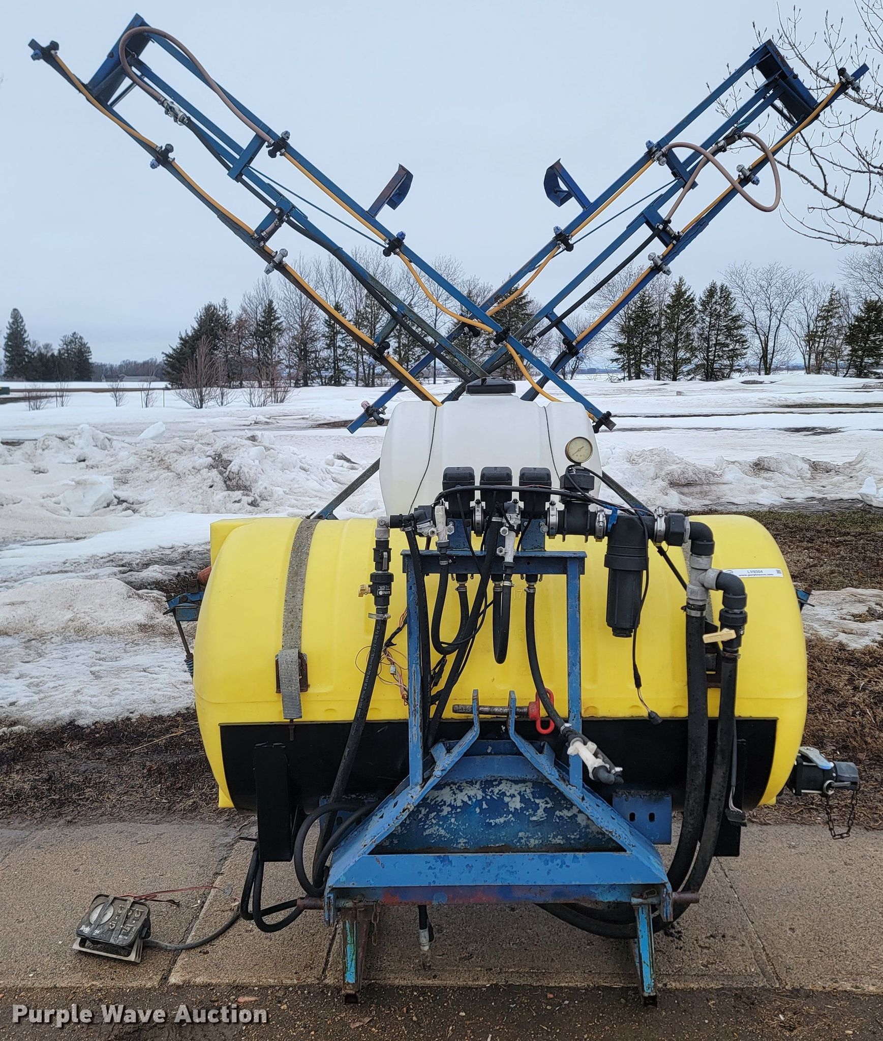 Sprayer in Beresford, SD | Item LV9304 sold | Purple Wave