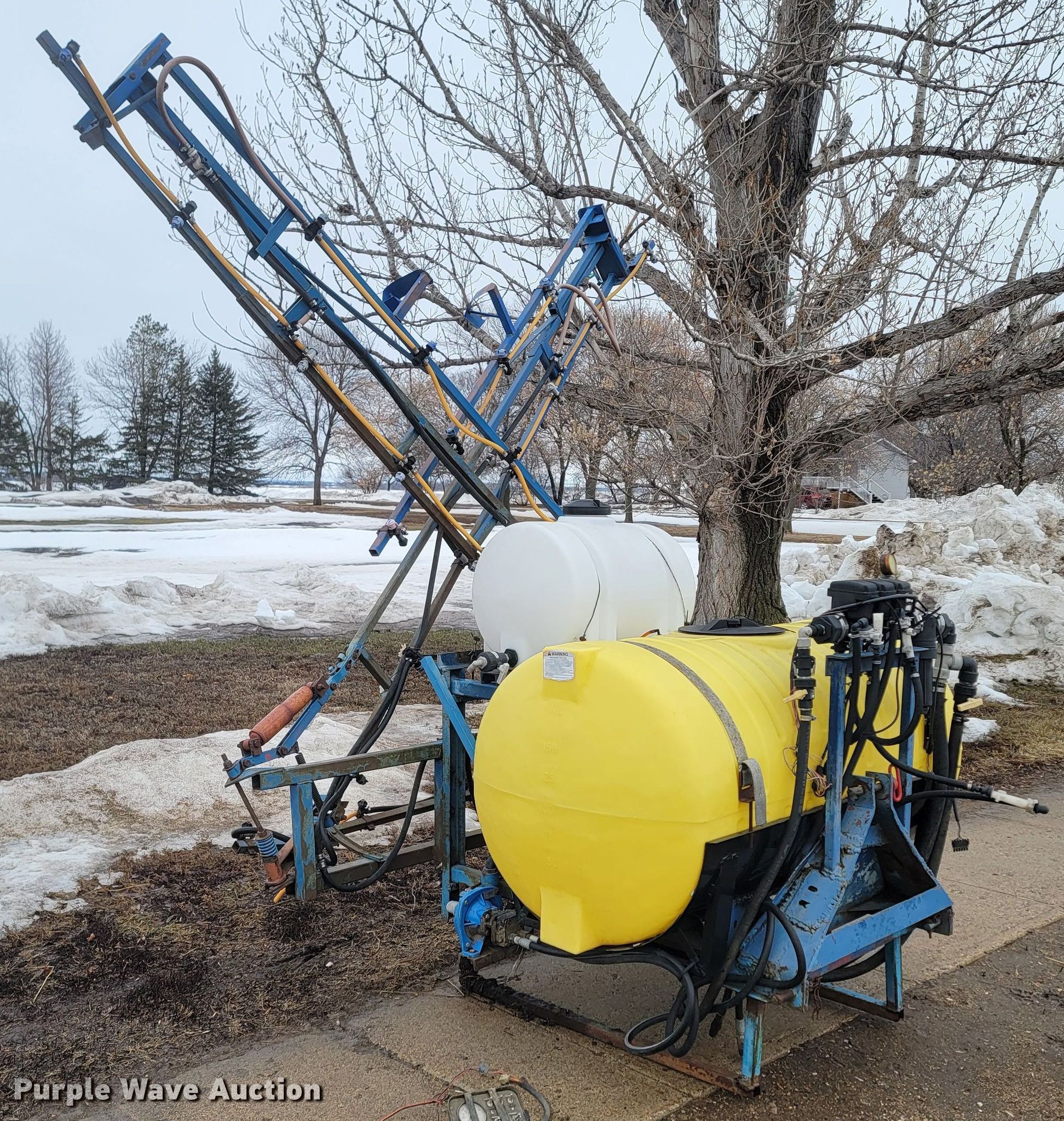 Sprayer in Beresford, SD | Item LV9304 sold | Purple Wave