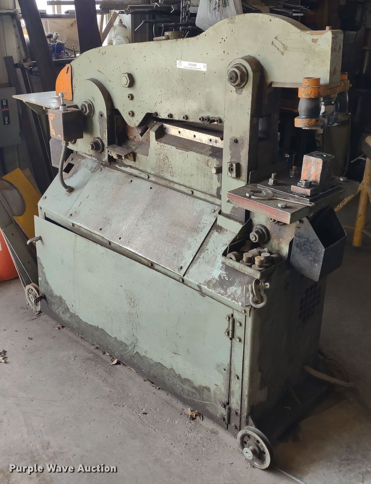 Piranha metal shear/punch in Quenemo, KS | Item MD9490 sold | Purple Wave