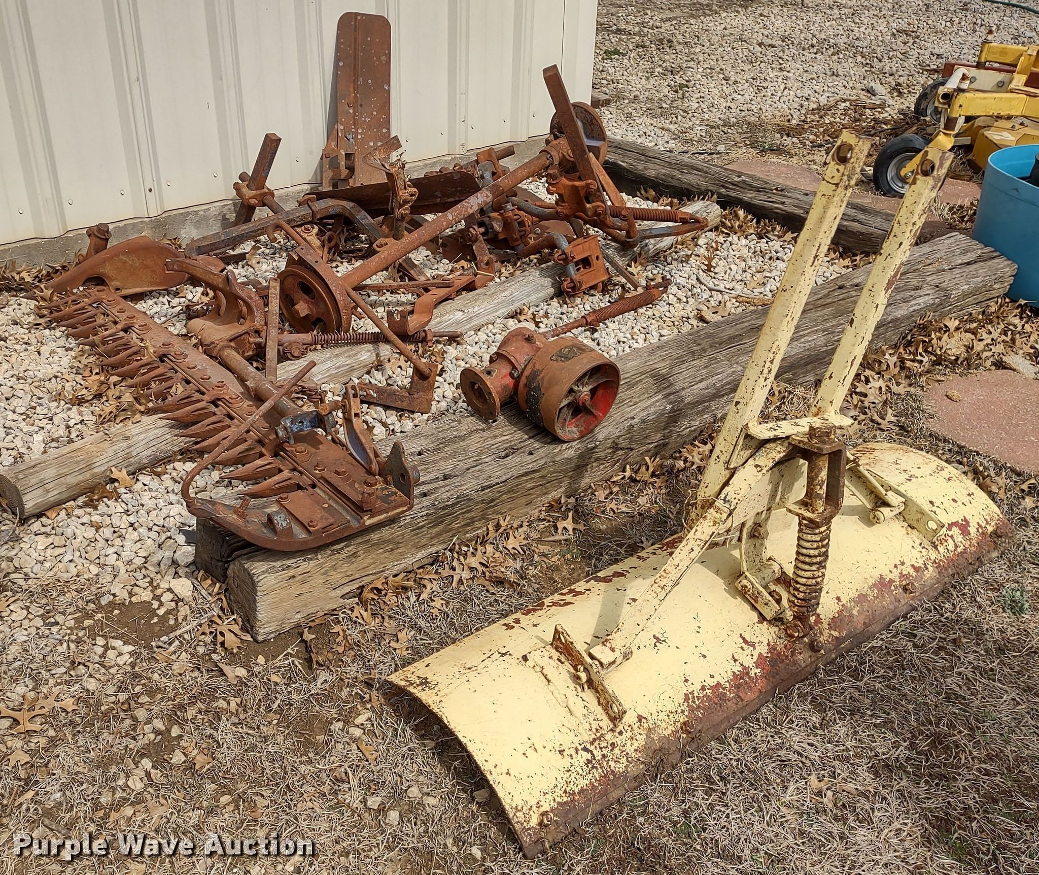 Tractor attachments in Quenemo, KS | Item MD9493 sold | Purple Wave