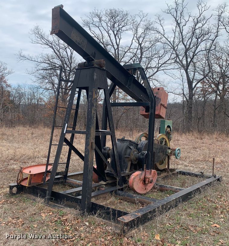 Cabot pump jack in Cleveland, OK | Item KV9644 sold | Purple Wave
