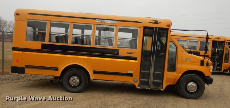 1998 Ford E350 school bus in Chapman, KS | Item DK7724 sold | Purple Wave
