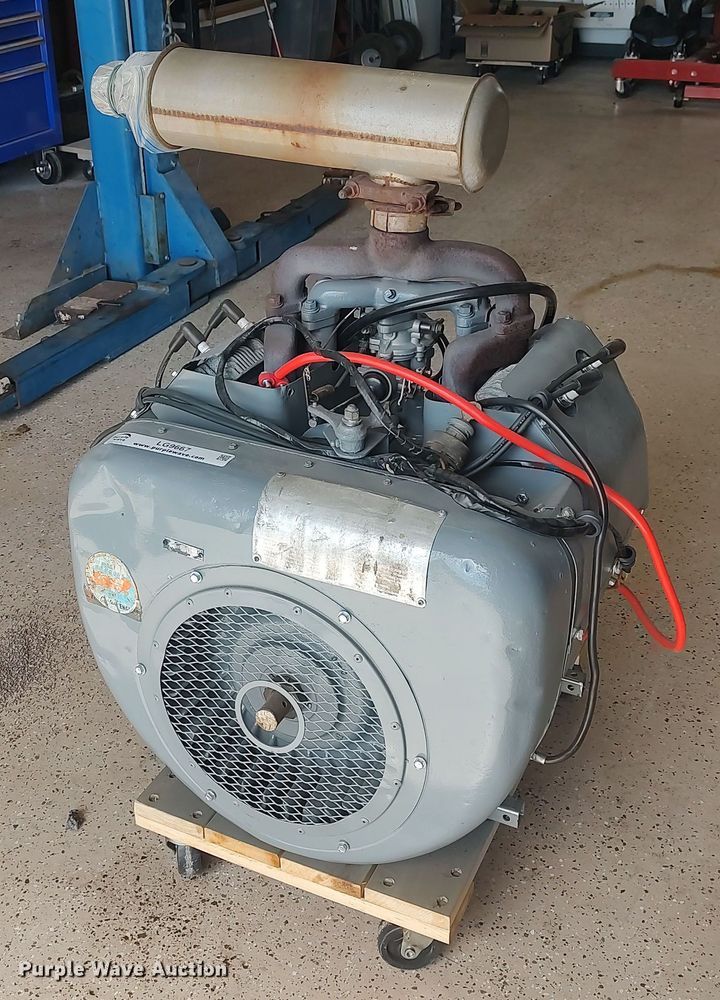 Wisconsin VF4D engine in Wichita, KS | Item LG9667 sold | Purple Wave