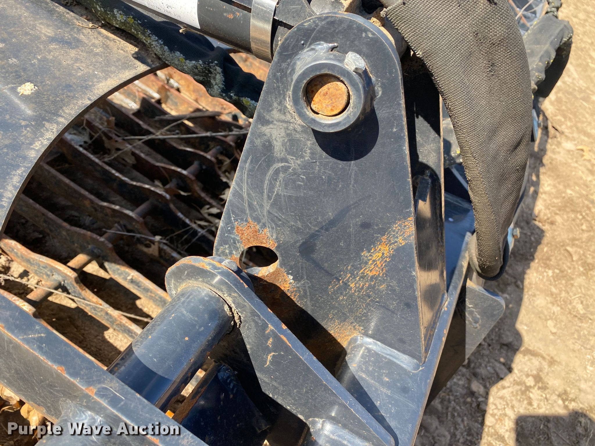 Jenkins 84" skid steer rock grapple bucket in Stilwell, OK | Item ...