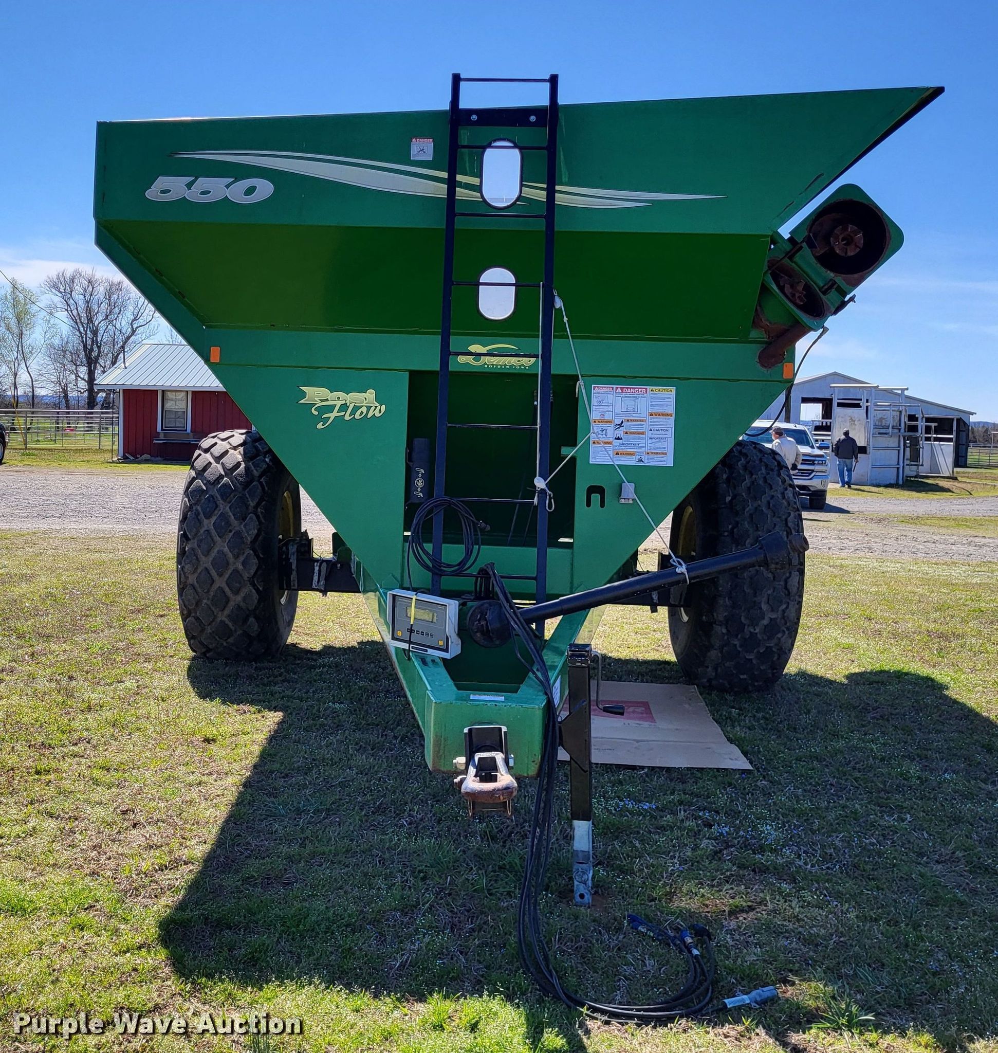 Demco Posi Flow 550 grain cart in Enola, AR | Item DO3598 sold | Purple ...