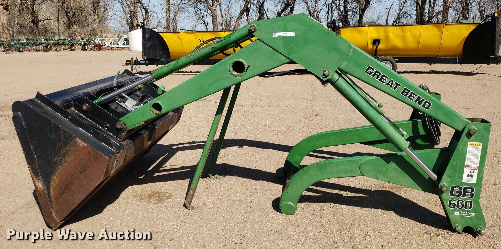 Great Bend 660 loader bucket in Kinsley, KS | Item LT9705 sold | Purple ...