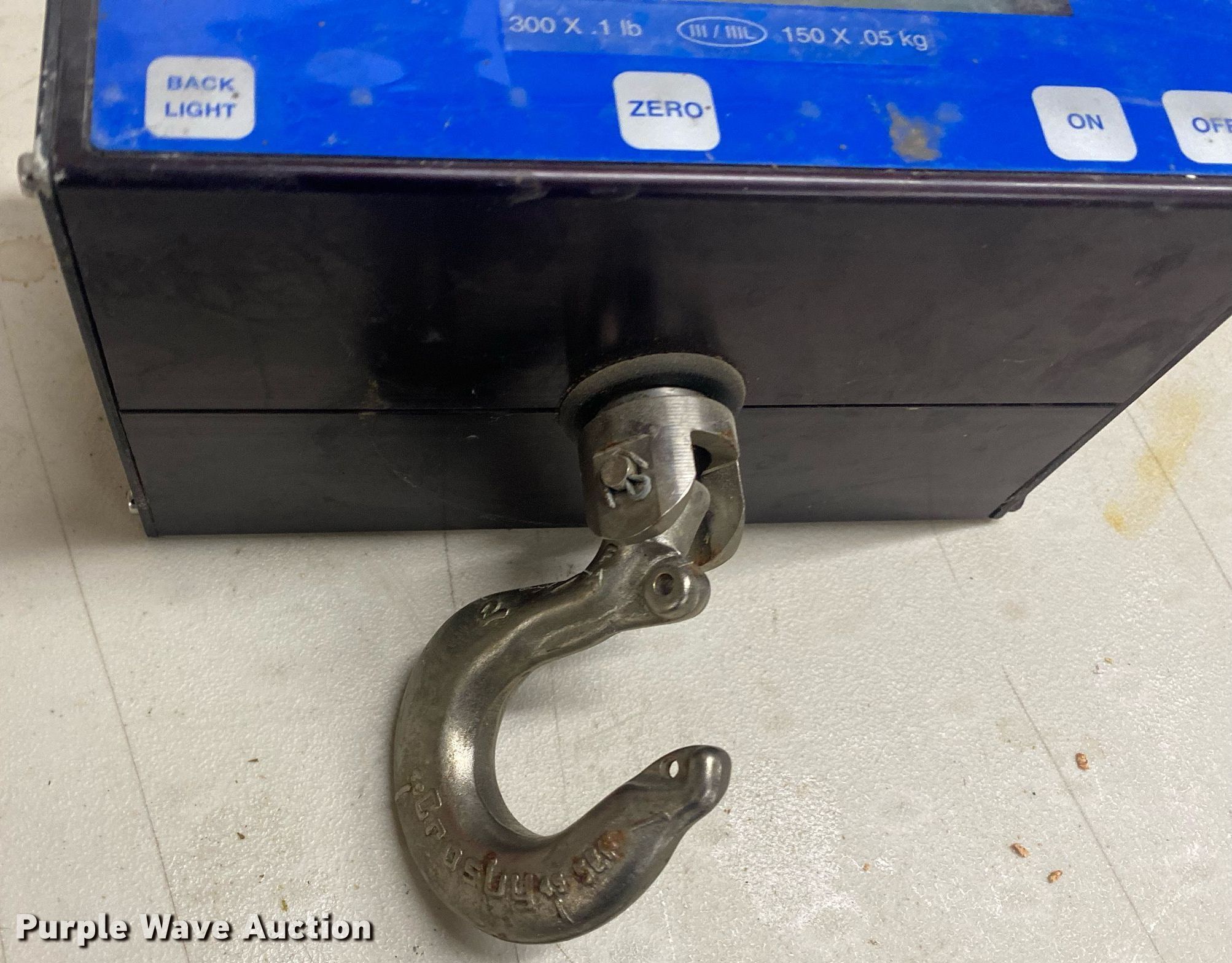 Intercomp CS750 hanging scale in Porter, OK | Item KV9628 sold | Purple Wave