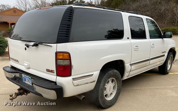 2002 GMC Yukon XL SUV in Manhattan, KS | Item HN9835 sold | Purple Wave