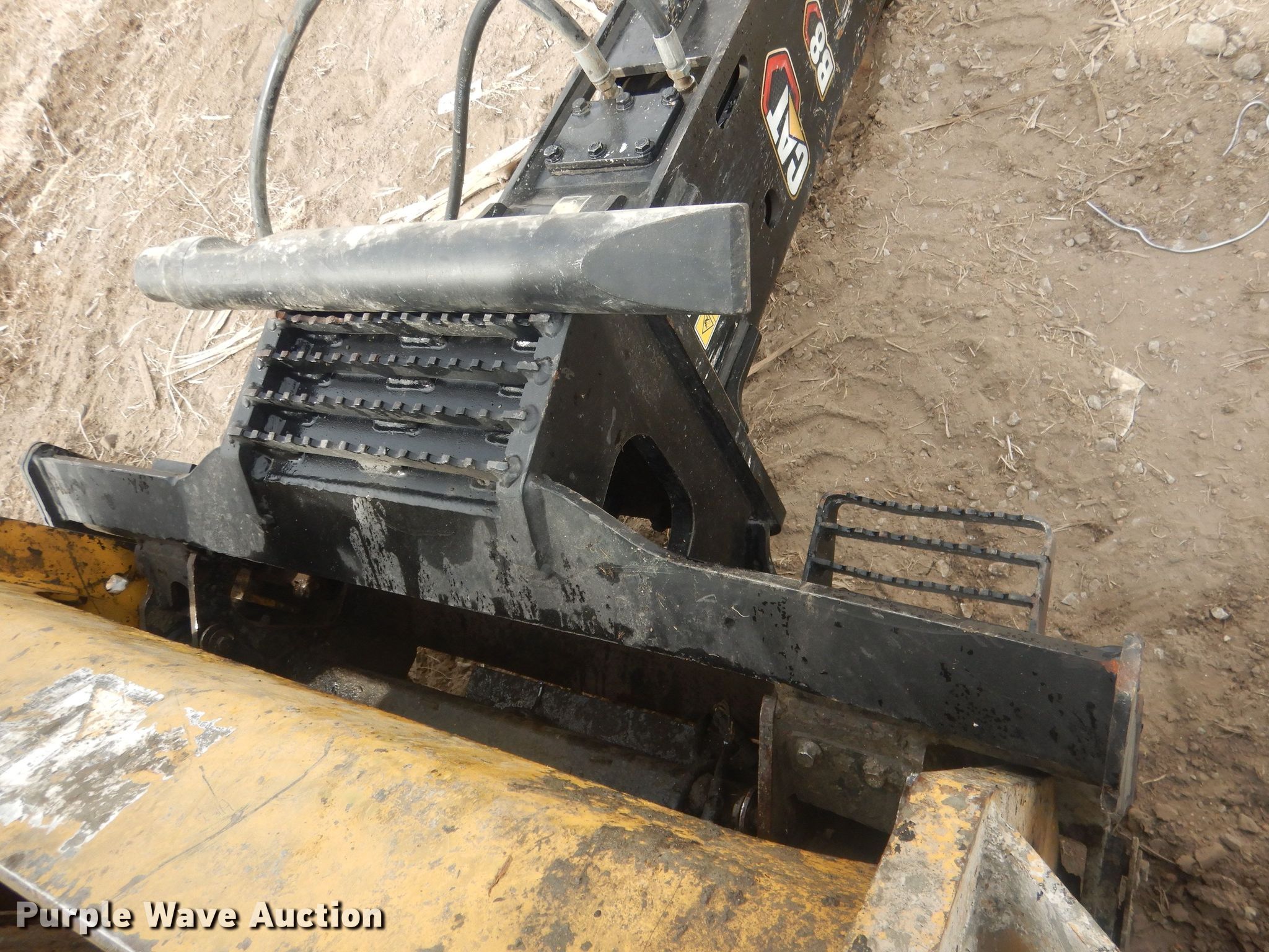 Caterpillar B8 skid steer breaker in Callaway, NE | Item DJ7016 sold ...