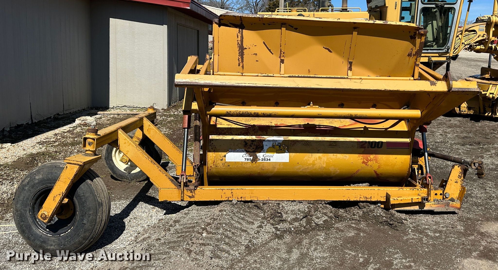 HayBuster 2100 bale processor in Oskaloosa, KS | Item DR5009 sold ...