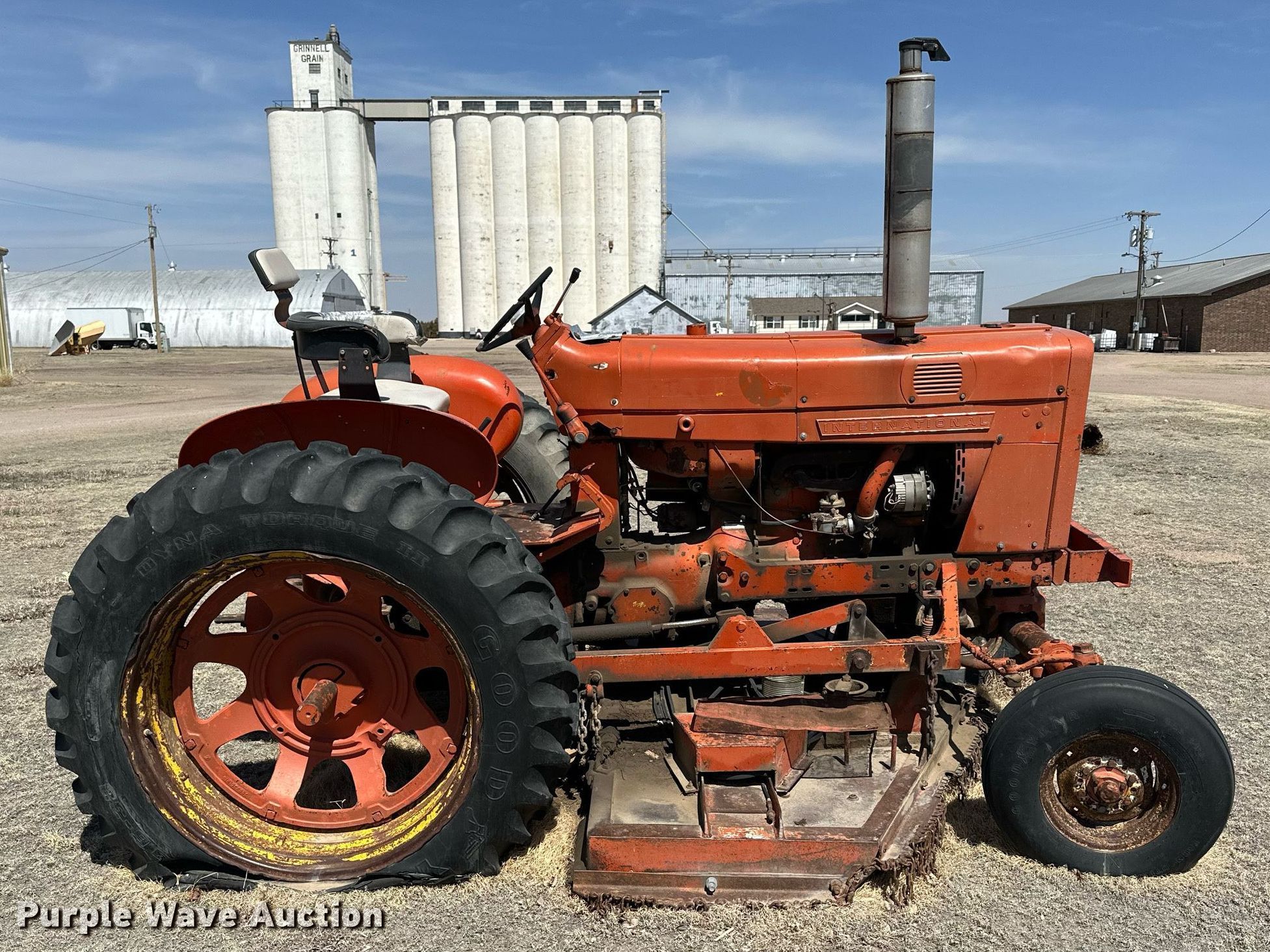 1970 International Farmall 544 tractor in Grinnell, KS | Item LN9397 sold | Purple Wave