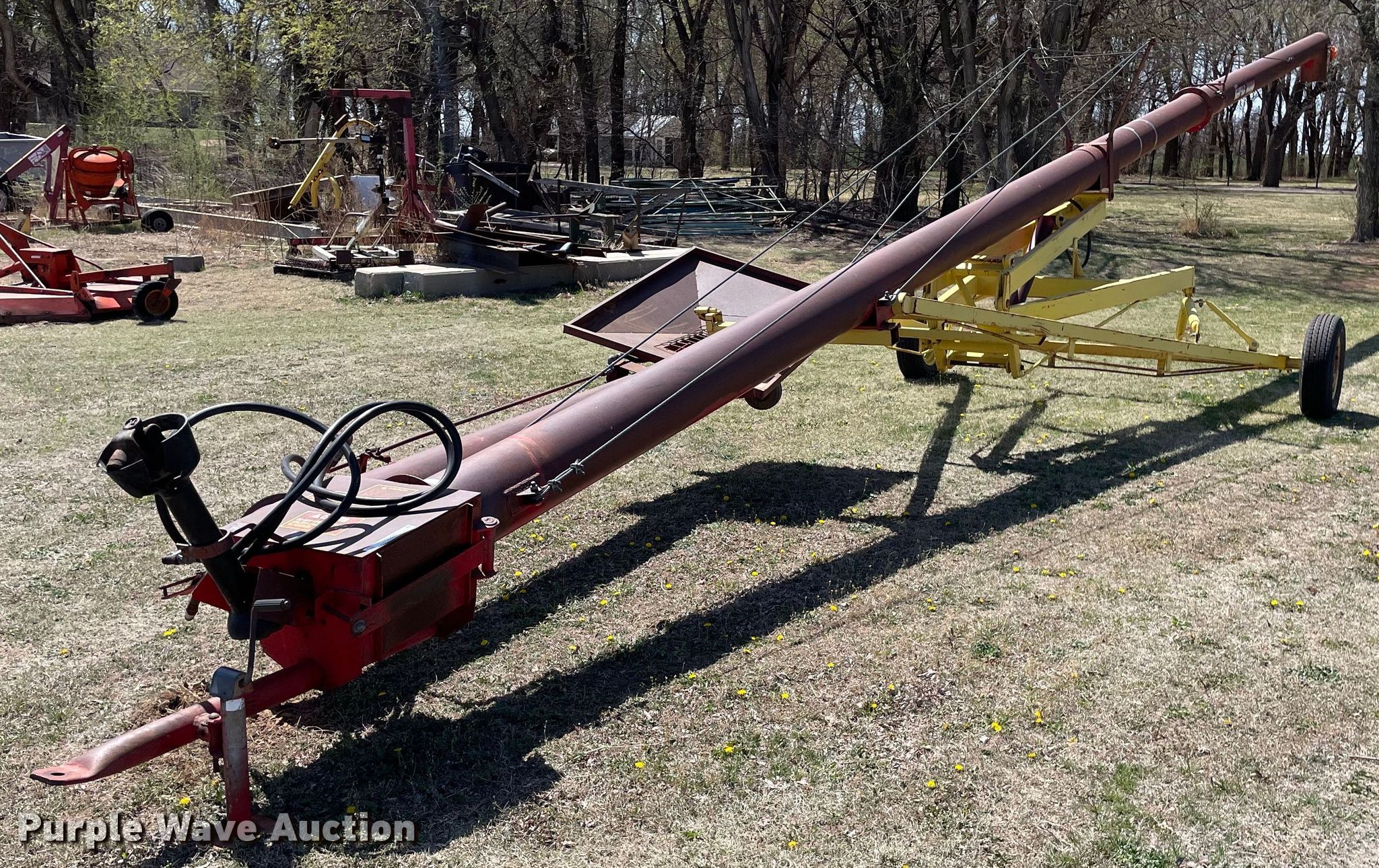 Farm King auger in Haven, KS | Item LT9605 sold | Purple Wave