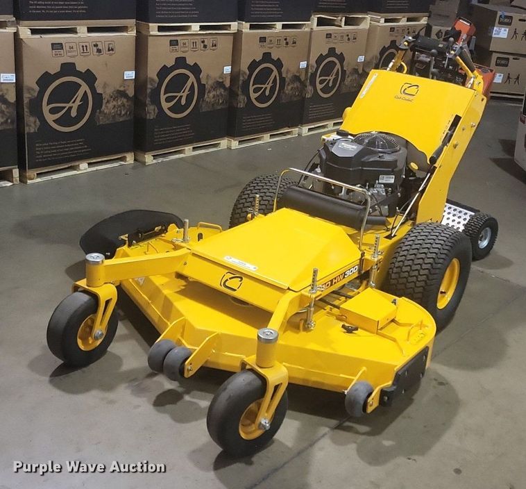 Cub Cadet Pro HW 300 in Urbandale, IA | Item IU9936 sold | Purple Wave