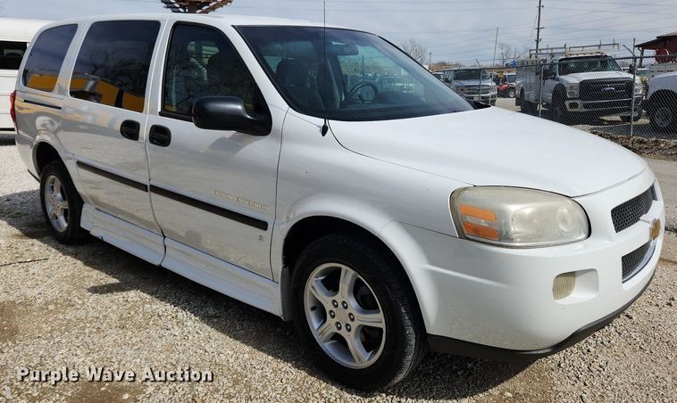 2006 Chevrolet Uplander van in Moscow Mills, MO | Item MW9657 for sale ...