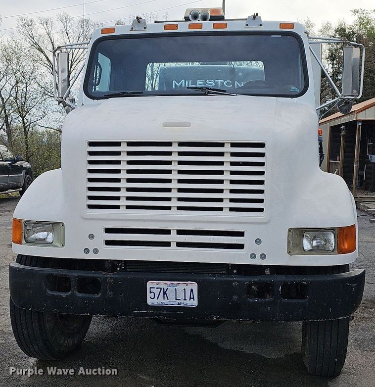 1991 International 8100 semi truck in Hollister, MO | Item MB9936 sold ...