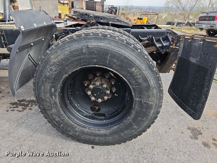1991 International 8100 semi truck in Hollister, MO | Item MB9936 sold ...