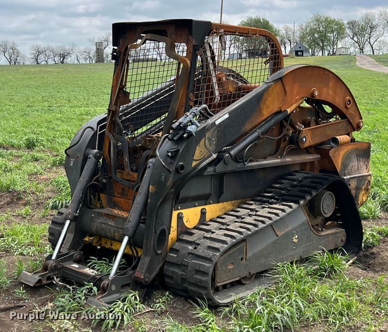 2012 New Holland C238 skid steer loader in Oswego, KS | Item MY9768 ...