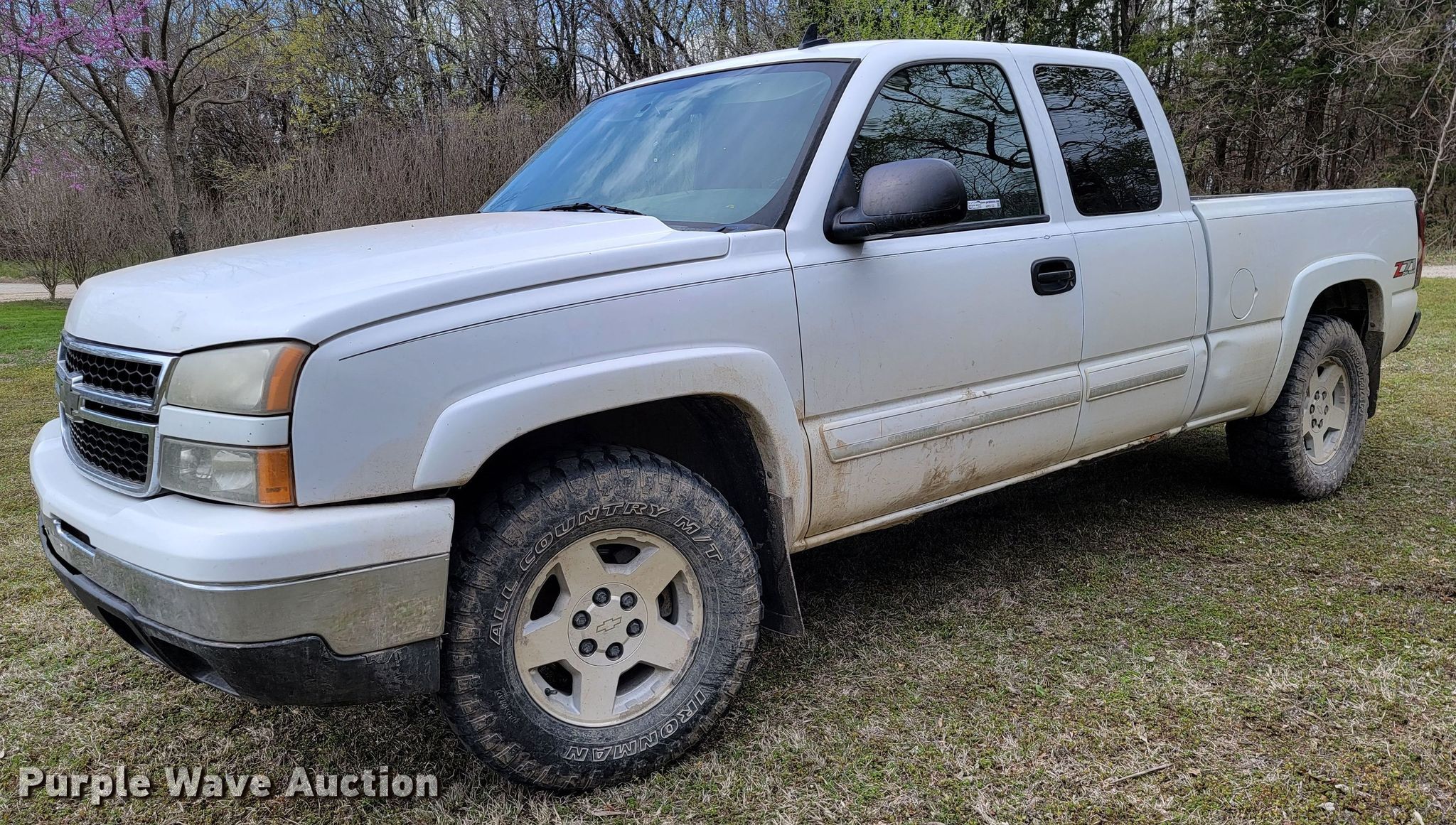 2006 Chevrolet Silverado 1500 Ext. Cab pickup truck in Mapleton, KS | Item HP9722 sold | Purple Wave