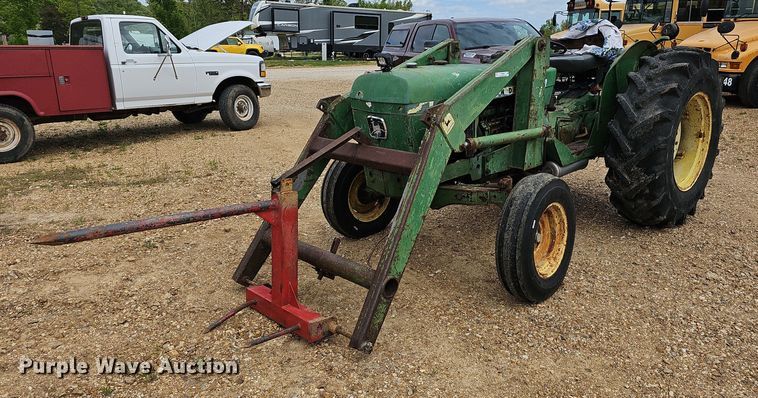 1976 John Deere 2240 tractor in Waynesville, MO | Item LW9560 sold ...