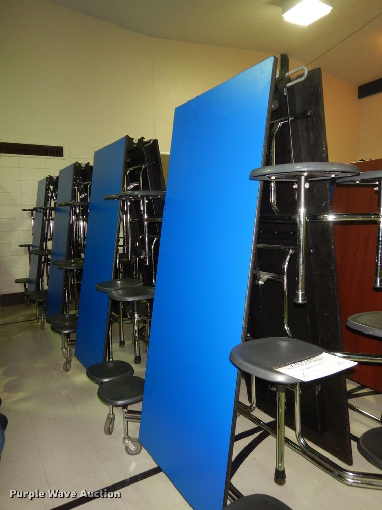 (8) folding lunch tables in Overland Park, KS | Item IB9924 sold ...