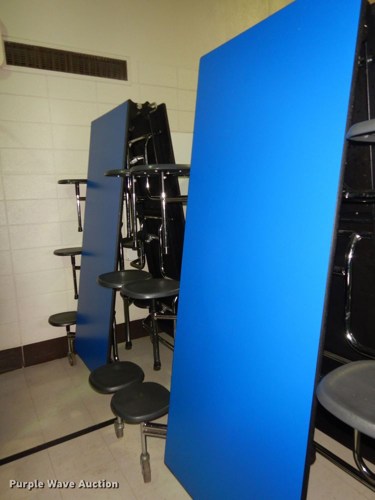 (8) folding lunch tables in Overland Park, KS | Item IB9924 sold ...