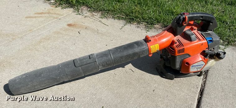 2017 Husqvarna 525BX leaf blower in Riley, KS | Item KL9096 for sale ...