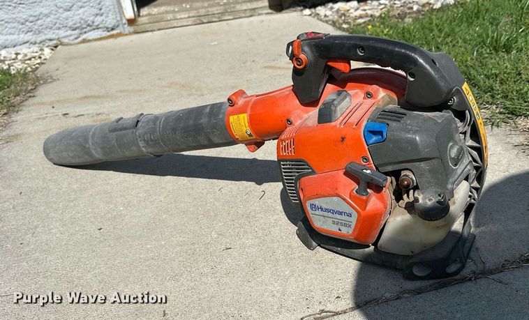 2017 Husqvarna 525BX leaf blower in Riley, KS | Item KL9096 sold ...
