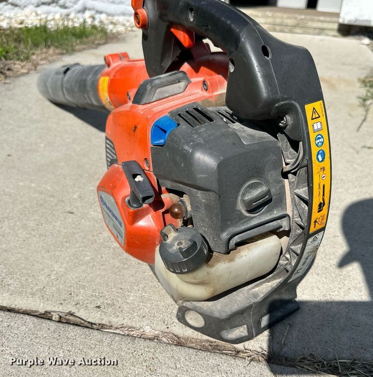 2017 Husqvarna 525BX leaf blower in Riley, KS | Item KL9096 sold ...