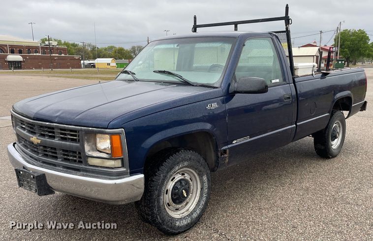 2000 Chevrolet C2500 pickup truck in Hutchinson, KS | Item MS9683 sold ...