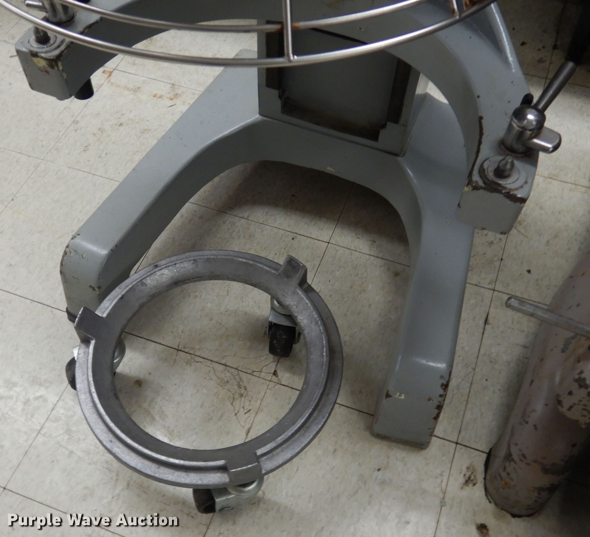Globe SP60P mixer in Overland Park, KS | Item IB9938 sold | Purple Wave
