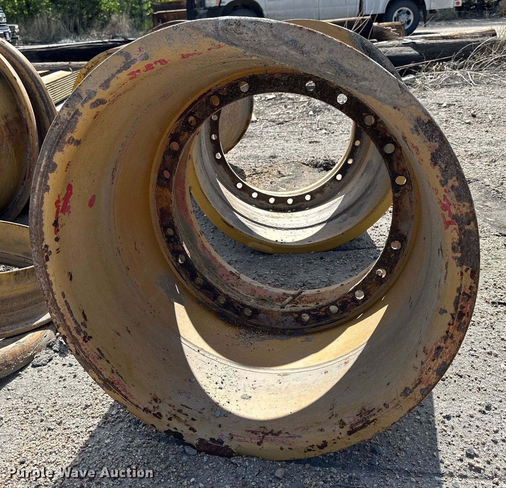 (4) Caterpillar wheels in Phillipsburg, KS | Item KL9102 sold | Purple Wave