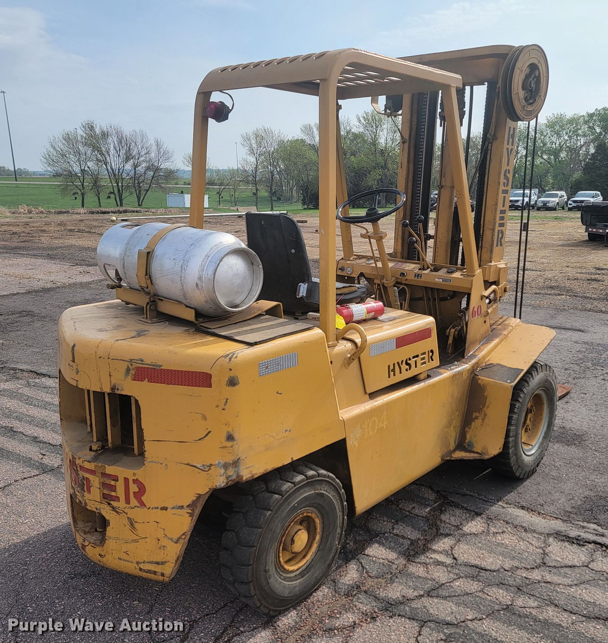 Hyster 60 forklift in Sioux Falls, SD | Item ML9348 sold | Purple Wave