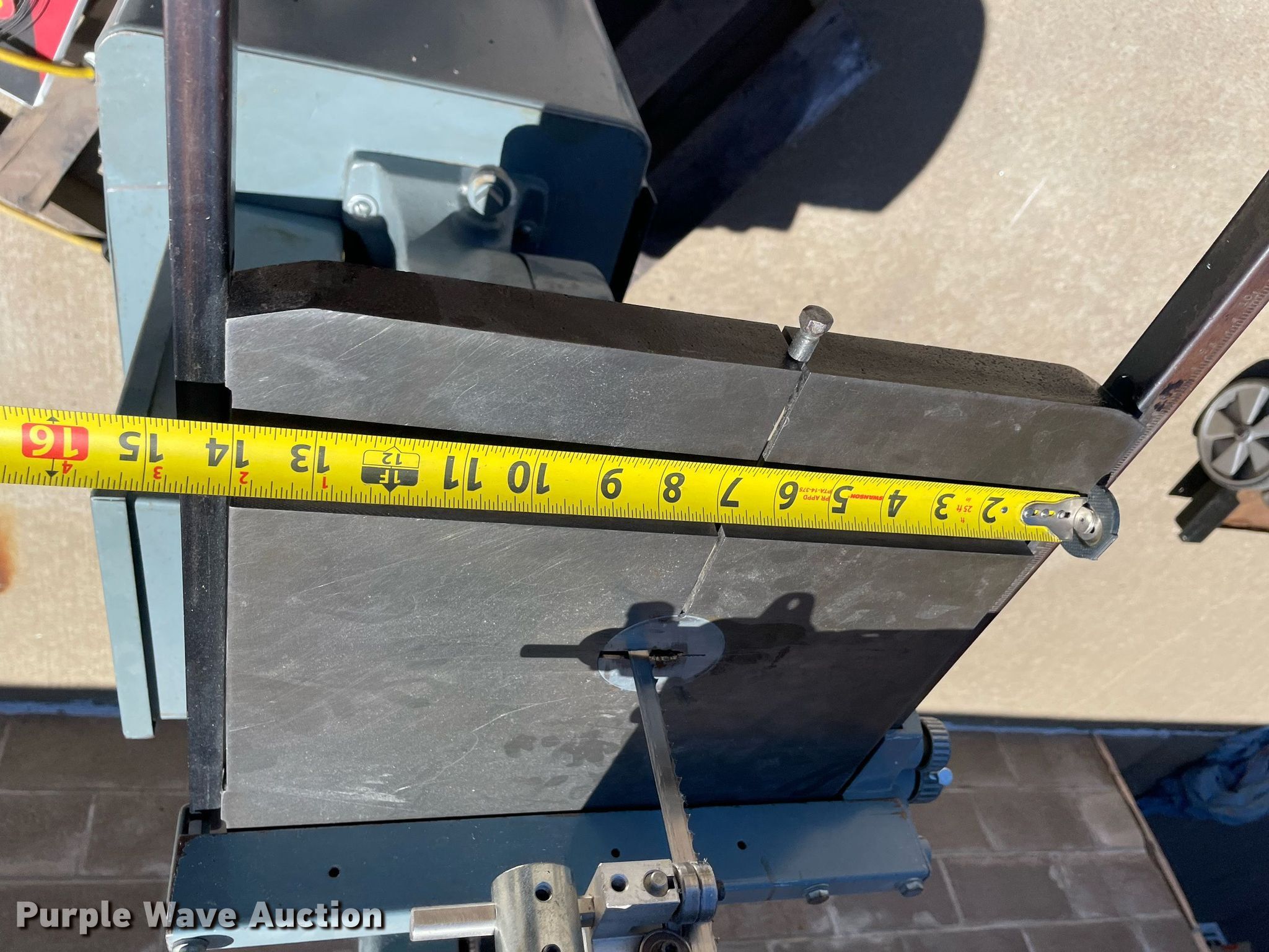Delta bandsaw in Ellsworth , KS | Item MS9719 sold | Purple Wave