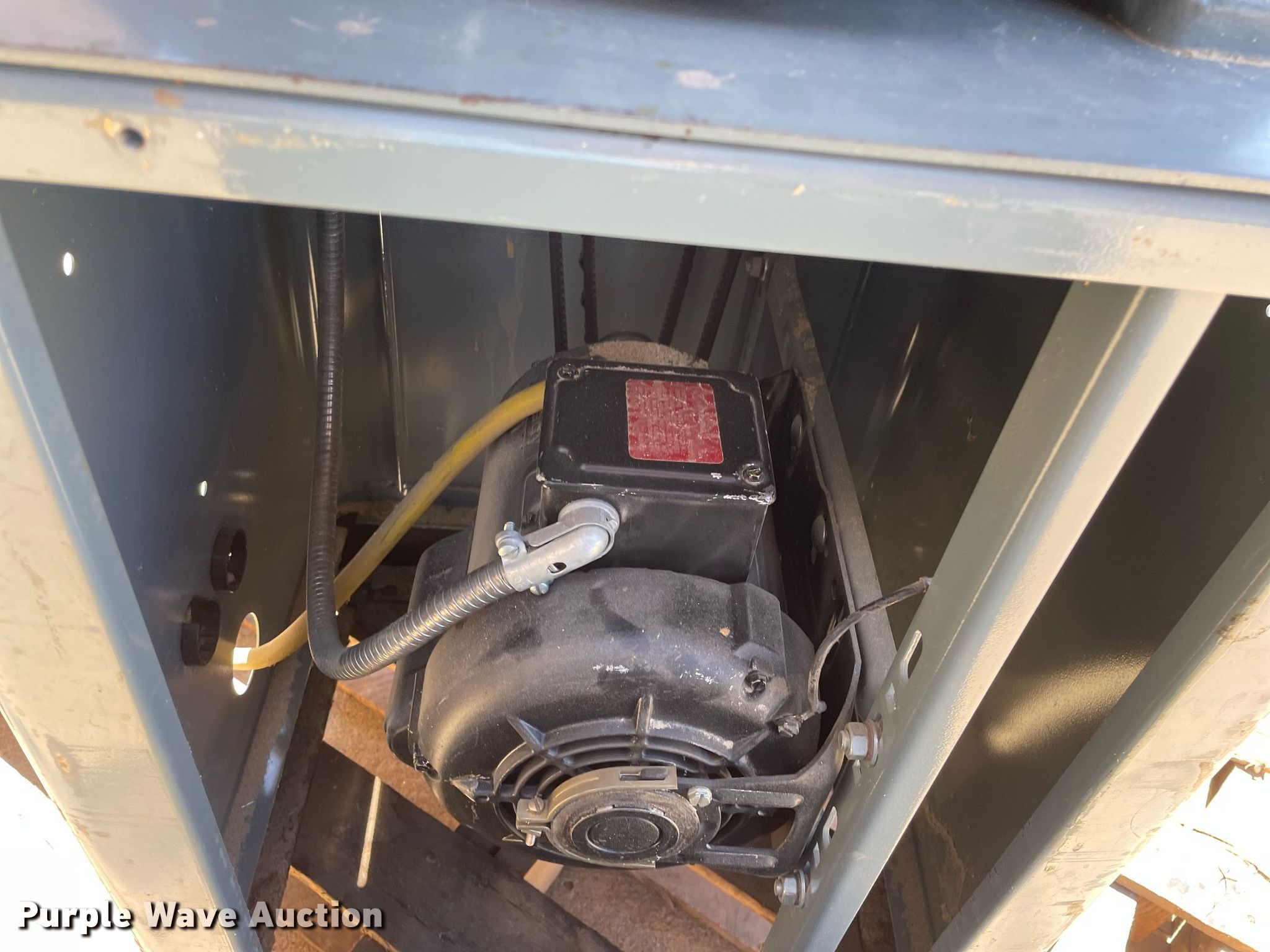 Delta bandsaw in Ellsworth , KS | Item MS9719 sold | Purple Wave