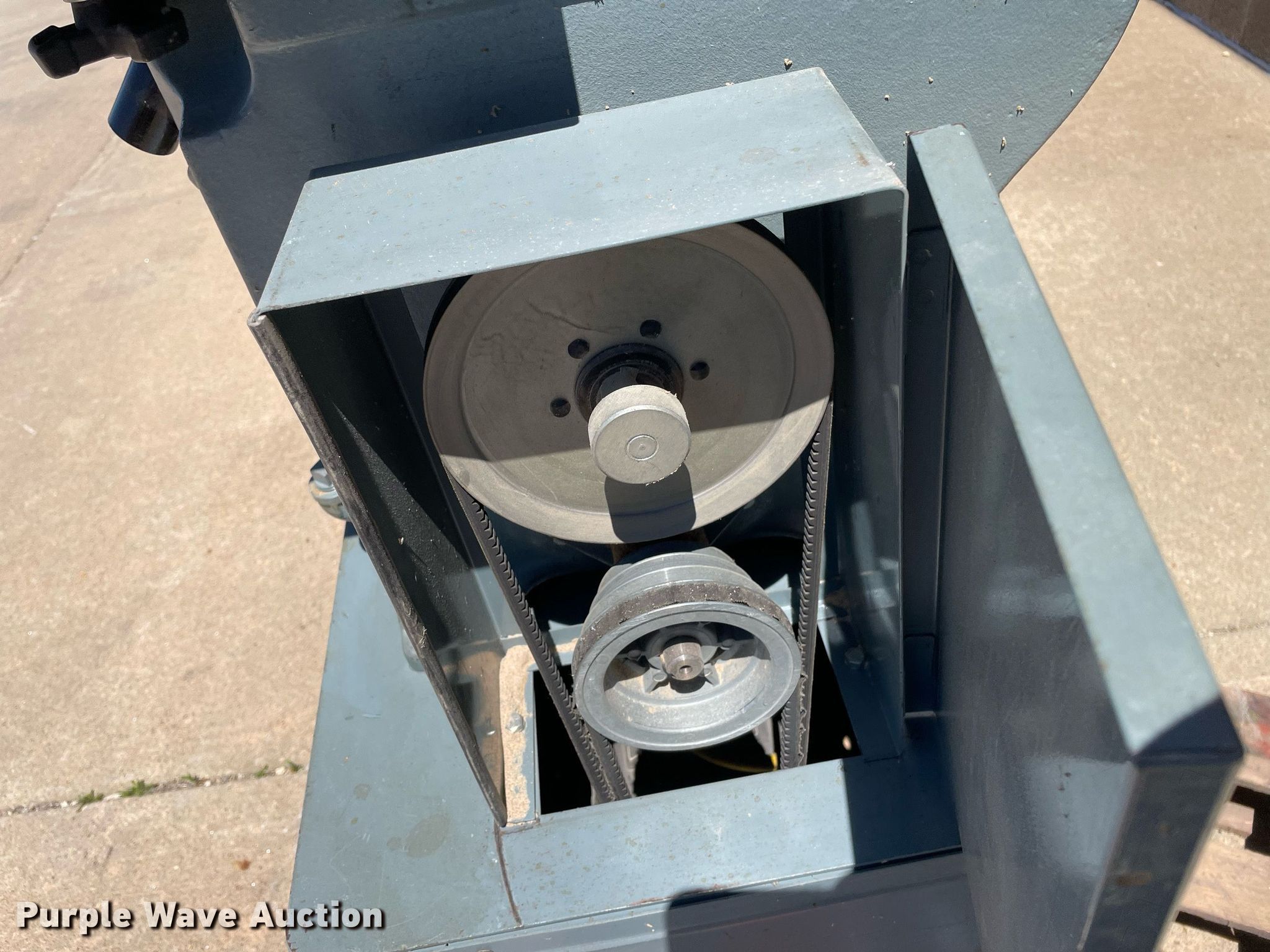 Delta bandsaw in Ellsworth , KS | Item MS9719 sold | Purple Wave