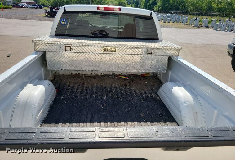 2006 Chevrolet Silverado 1500 Ext. Cab pickup truck in Sedalia, MO | Item DC6089 sold | Purple Wave