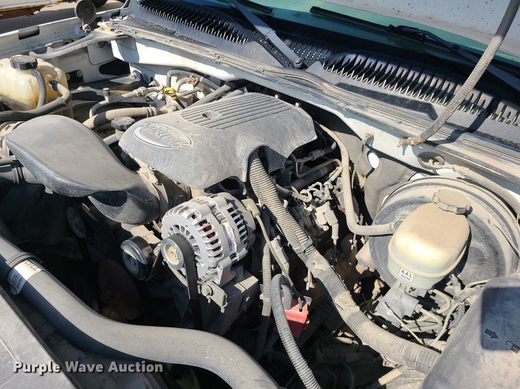 2006 Chevrolet Silverado 1500 Ext. Cab pickup truck in Sedalia, MO | Item DC6089 sold | Purple Wave