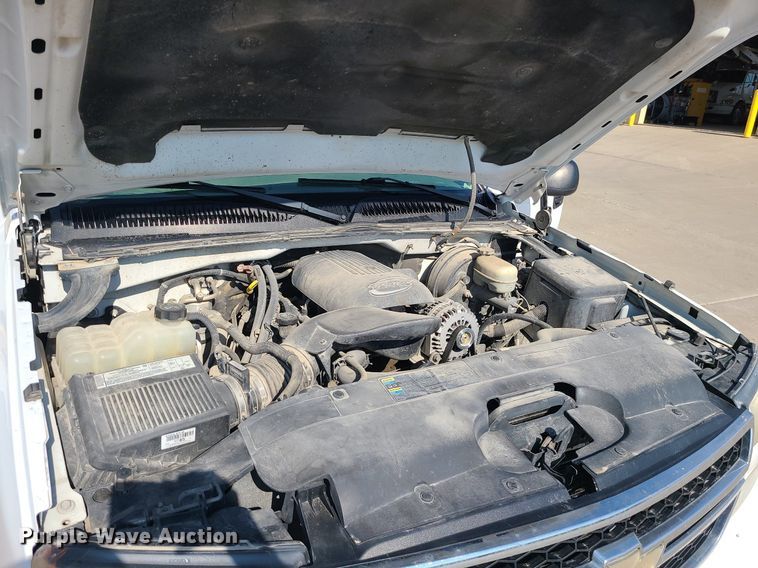 2006 Chevrolet Silverado 1500 Ext. Cab pickup truck in Sedalia, MO | Item DC6089 sold | Purple Wave