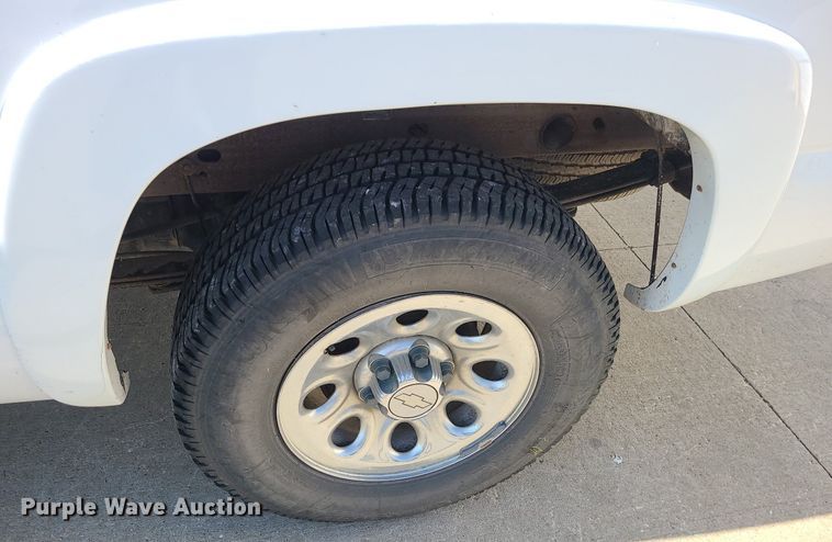 2006 Chevrolet Silverado 1500 Ext. Cab pickup truck in Sedalia, MO | Item DC6089 sold | Purple Wave