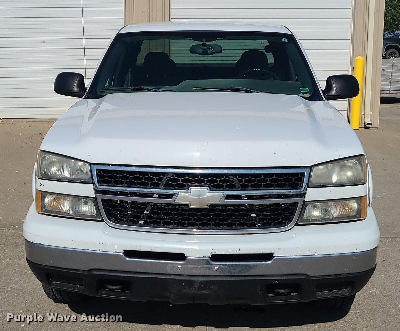 2006 Chevrolet Silverado 1500 Ext. Cab pickup truck in Sedalia, MO | Item DC6089 sold | Purple Wave