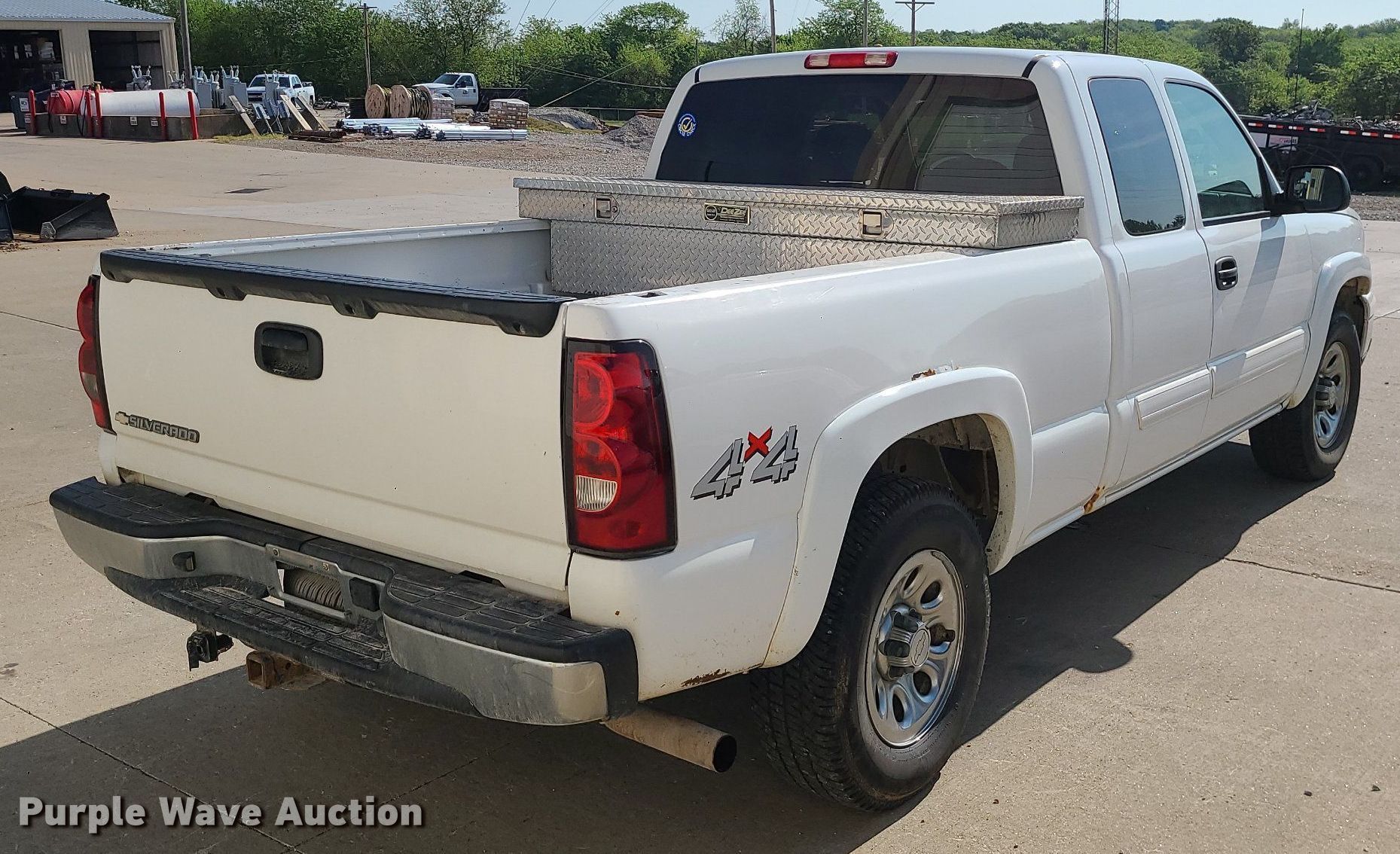 2006 Chevrolet Silverado 1500 Ext. Cab pickup truck in Sedalia, MO | Item DC6089 sold | Purple Wave