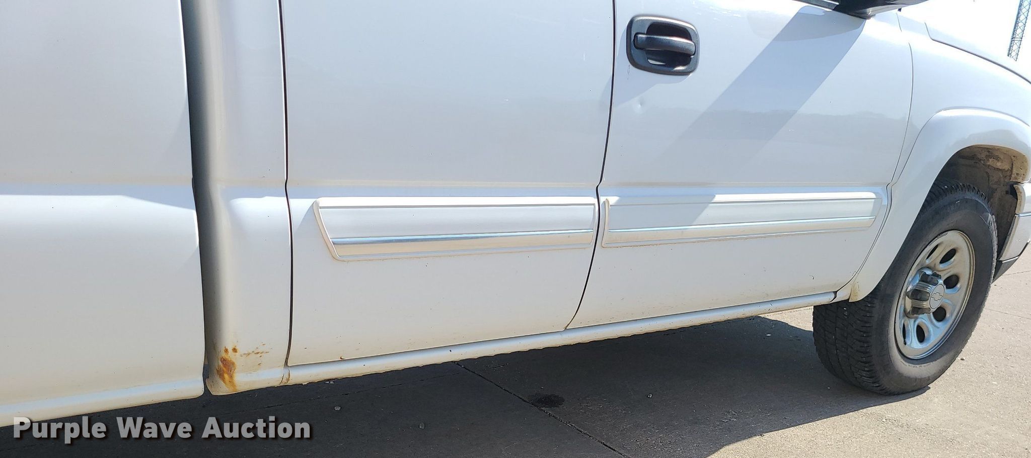 2006 Chevrolet Silverado 1500 Ext. Cab pickup truck in Sedalia, MO | Item DC6089 sold | Purple Wave