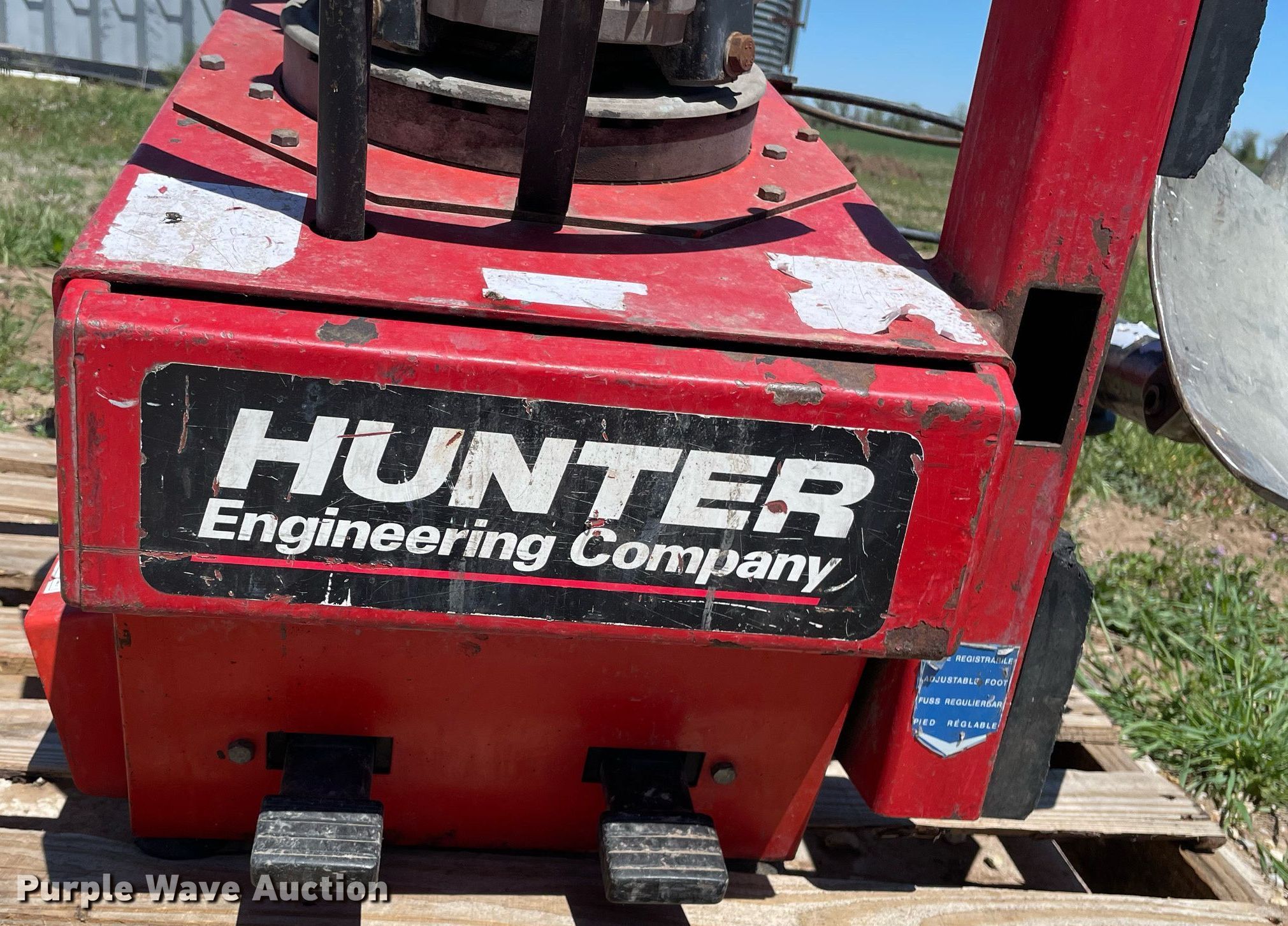 Hunter Engineering TC325 tire machine in Lyons, KS | Item MS9742 sold ...