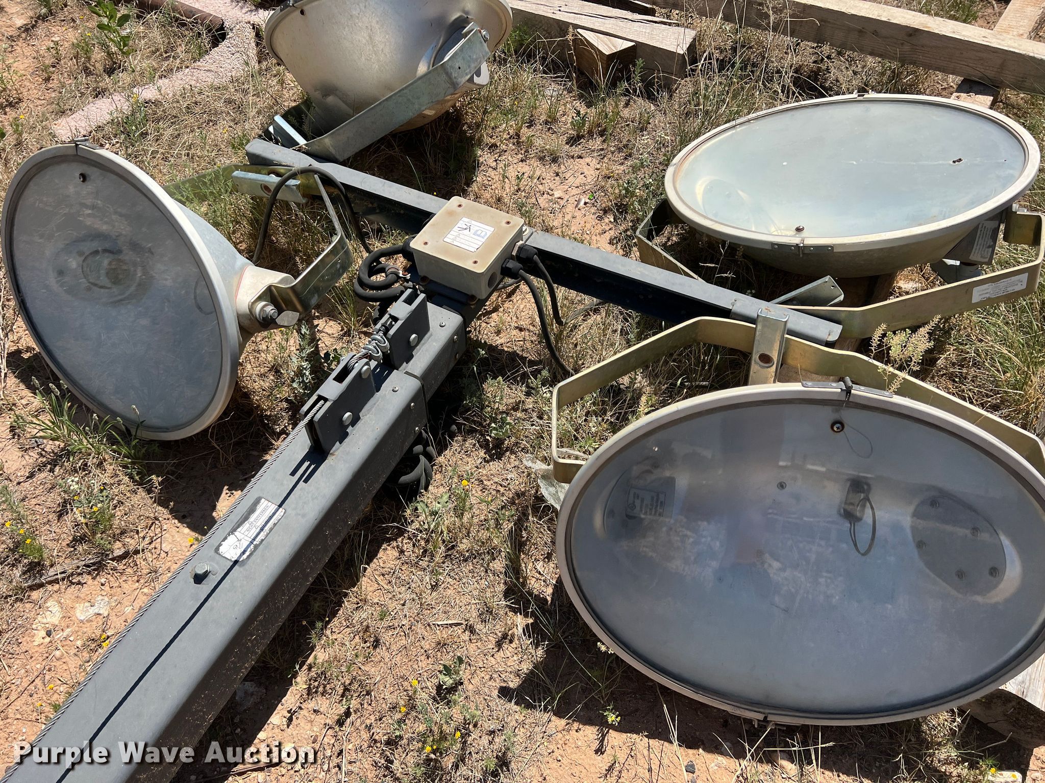 (2) 11' light towers in Odessa, TX | Item DN3000 sold | Purple Wave