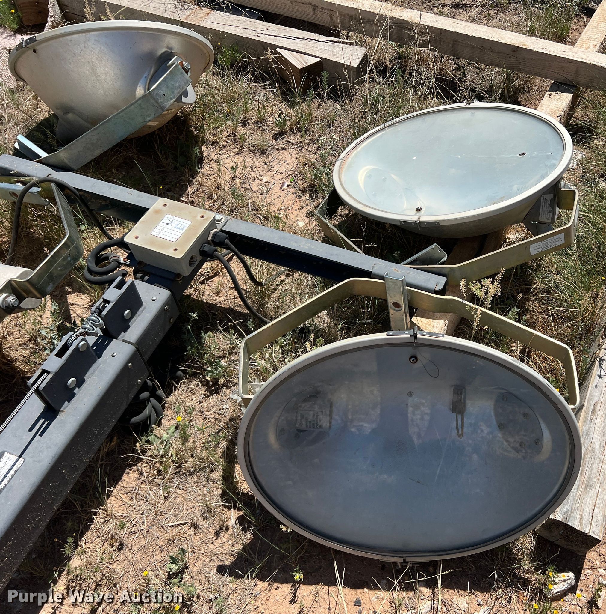 (2) 11' light towers in Odessa, TX | Item DN3000 sold | Purple Wave