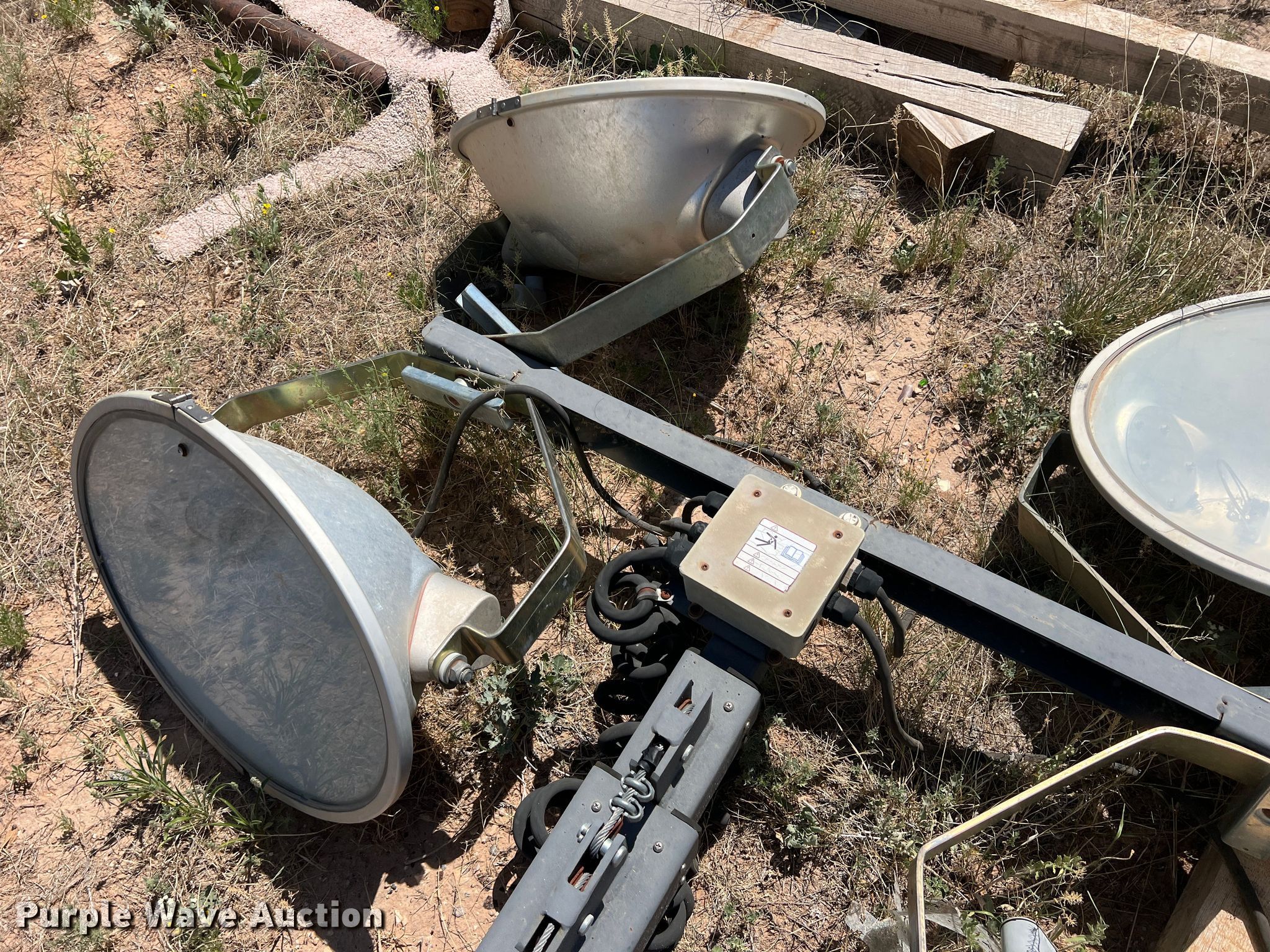 (2) 11' light towers in Odessa, TX | Item DN3000 sold | Purple Wave